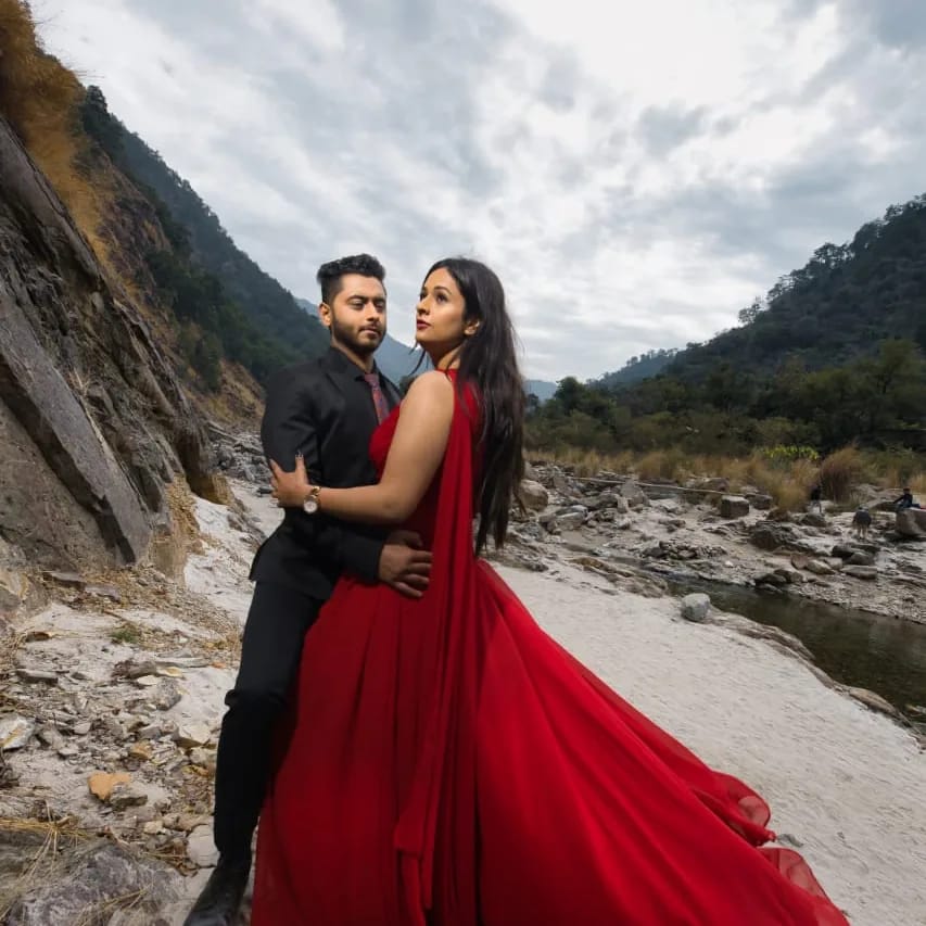 Red Long Tale Gown Rental in Udaipur | Fancyano